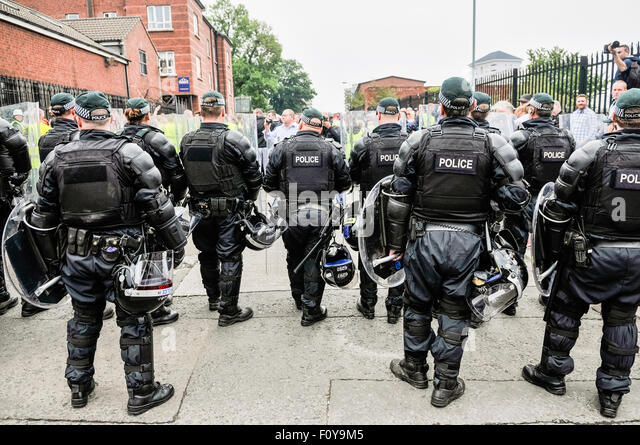 Belfast, Northern Ireland. 23 Aug 2015 - PSNI in riot gear and Stock ...